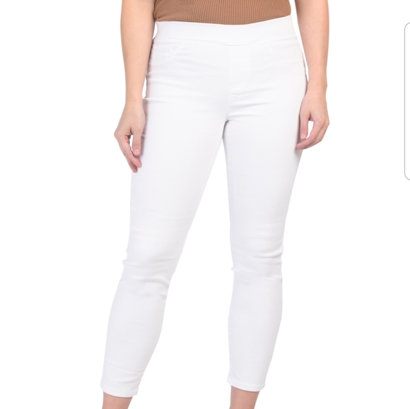 sound style | Pants & Jumpsuits | New Lucy 26 Inseam Crisp White Jeans ...